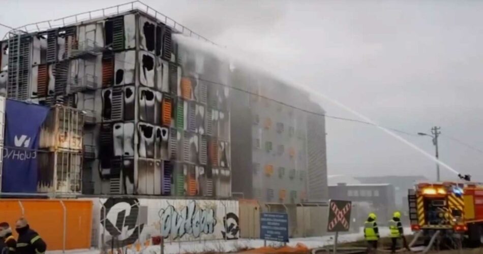 Data center fire destroys many popular websites